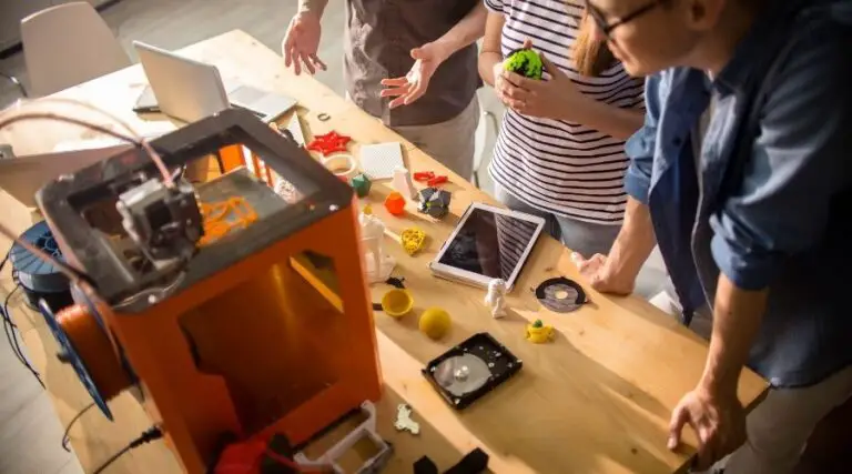 Delta vs Cartesian 3D Printers: Key Differences Explained - Maker Industry